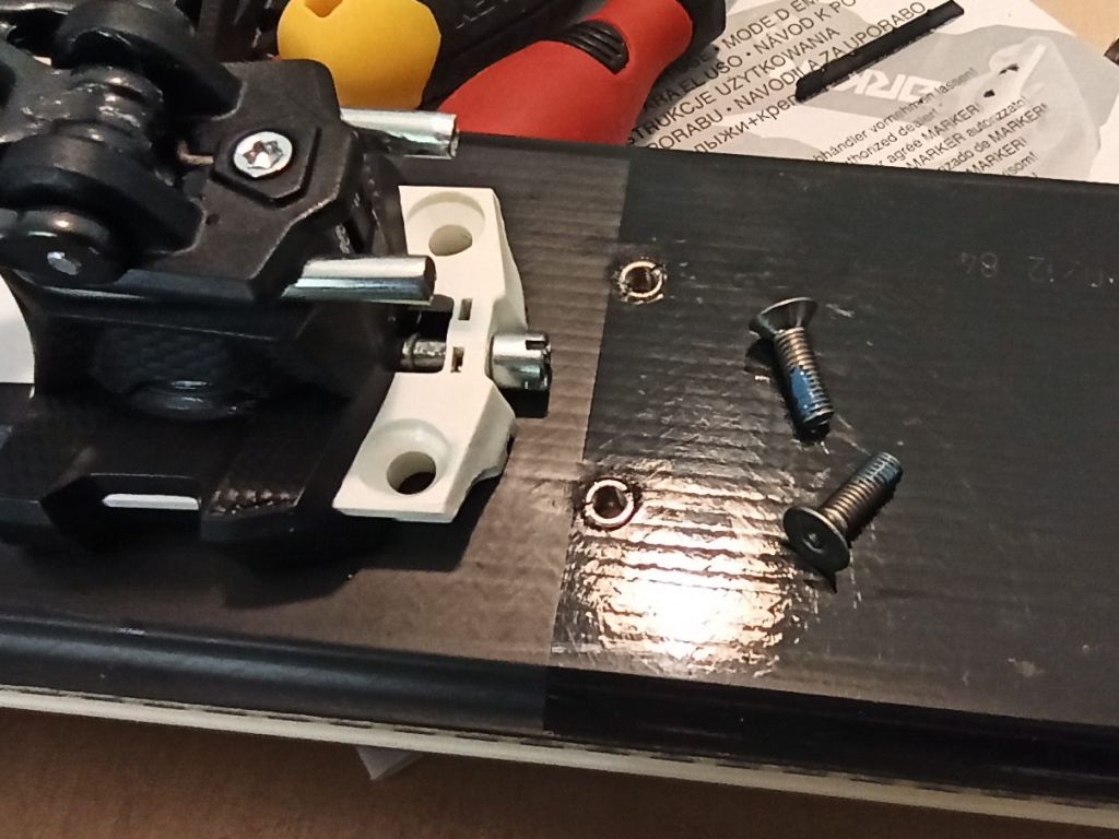 Montaż insertów Binding Freedom - Quiver Killer